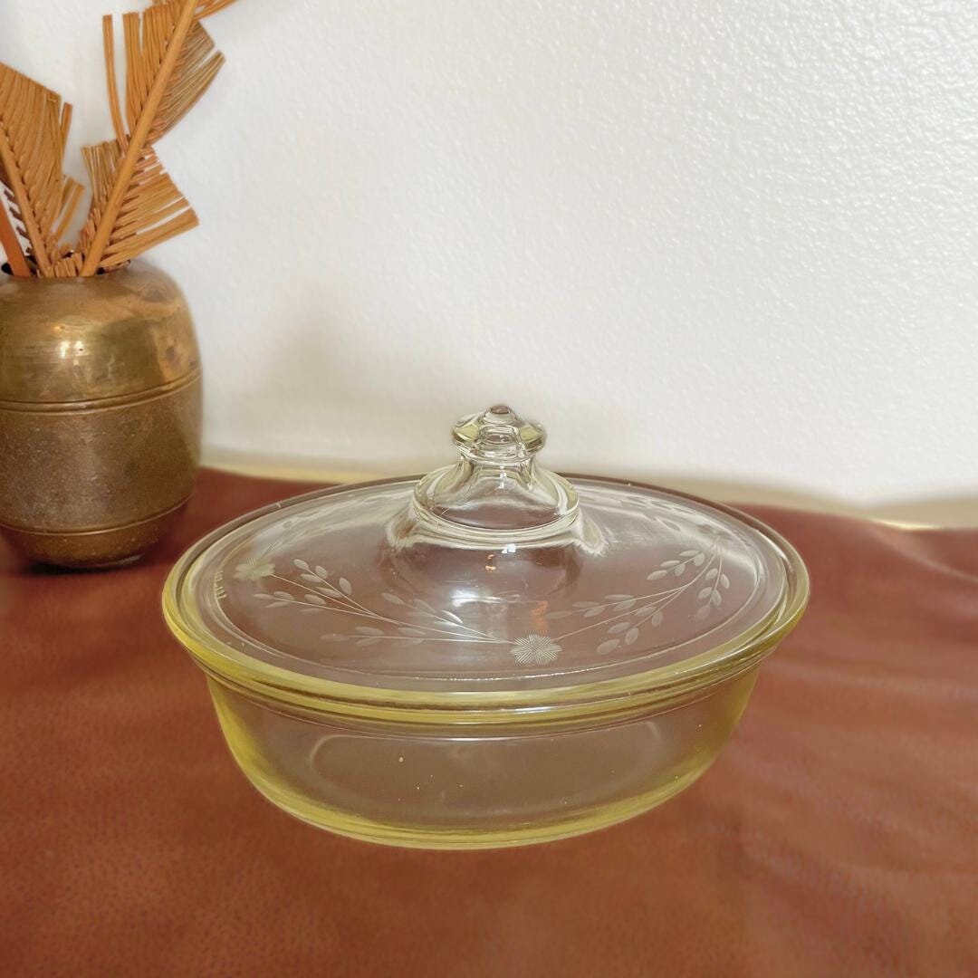 Vintage RARE Pyrex Light Yellow Oval Covered Casserole Dish With Etched ...