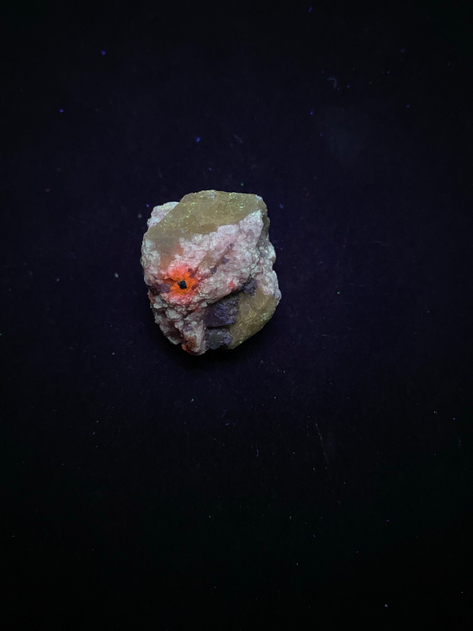 RARE Fluorescent HACKMANITE and Richterite.*Tenebrescent* Rough unique ...