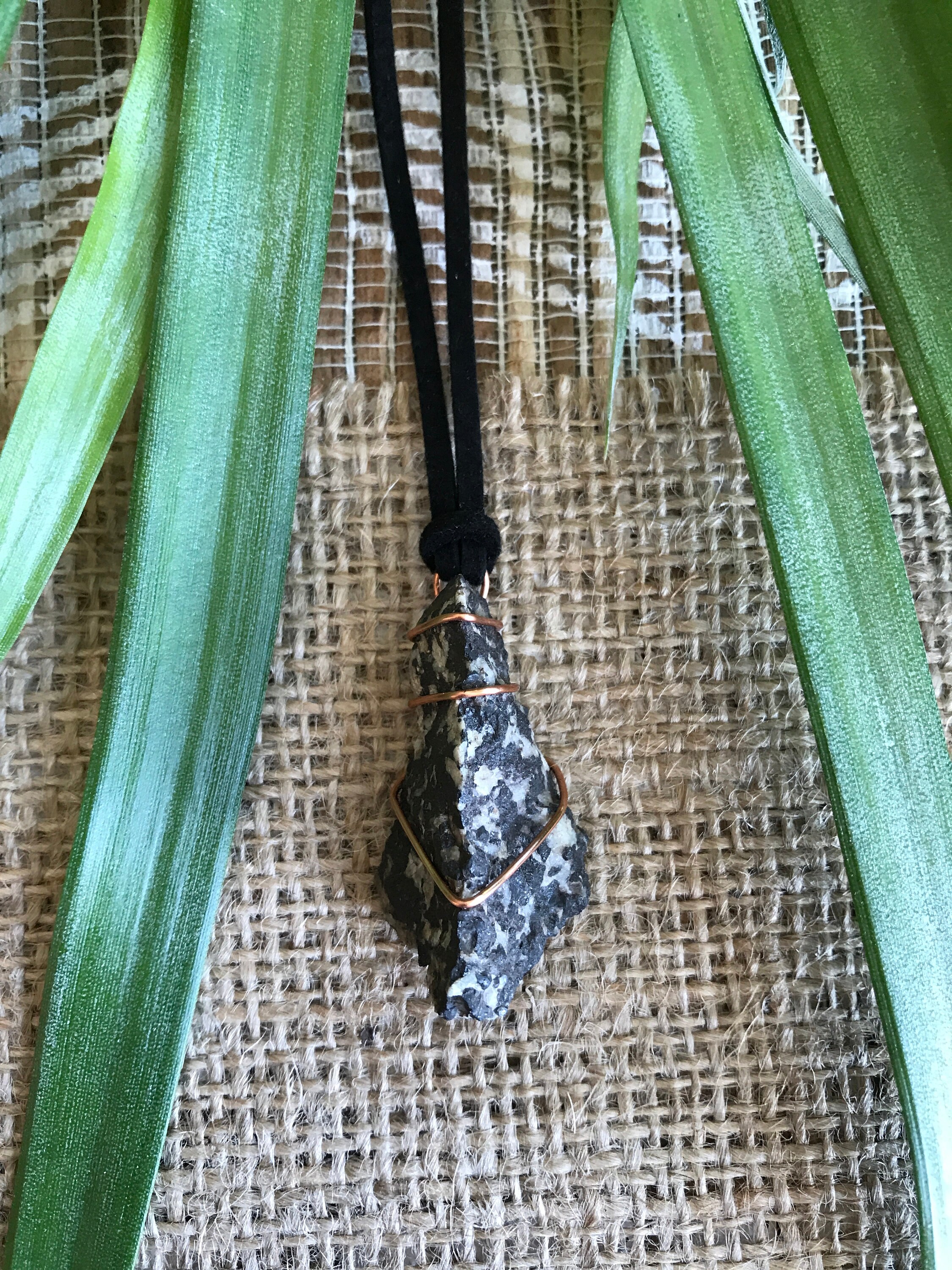 Fluorescent willemite and franklinite necklace, wirewrapped pendant ...