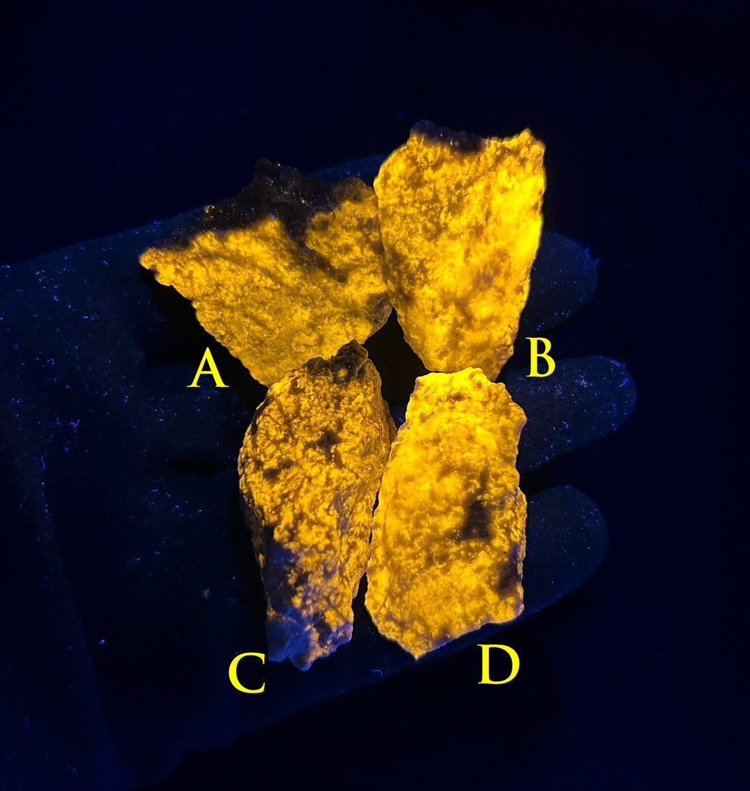 ONE Fluorescent WERNERITE Crystal. Yellow Bright Longwave Lw (365nm) Uv ...