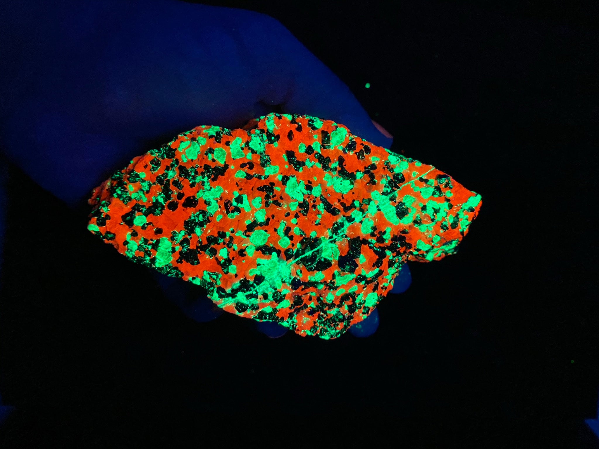1.9 lb Large Fluorescent WILLEMITE, CALCITE, zincite, franklinite ...