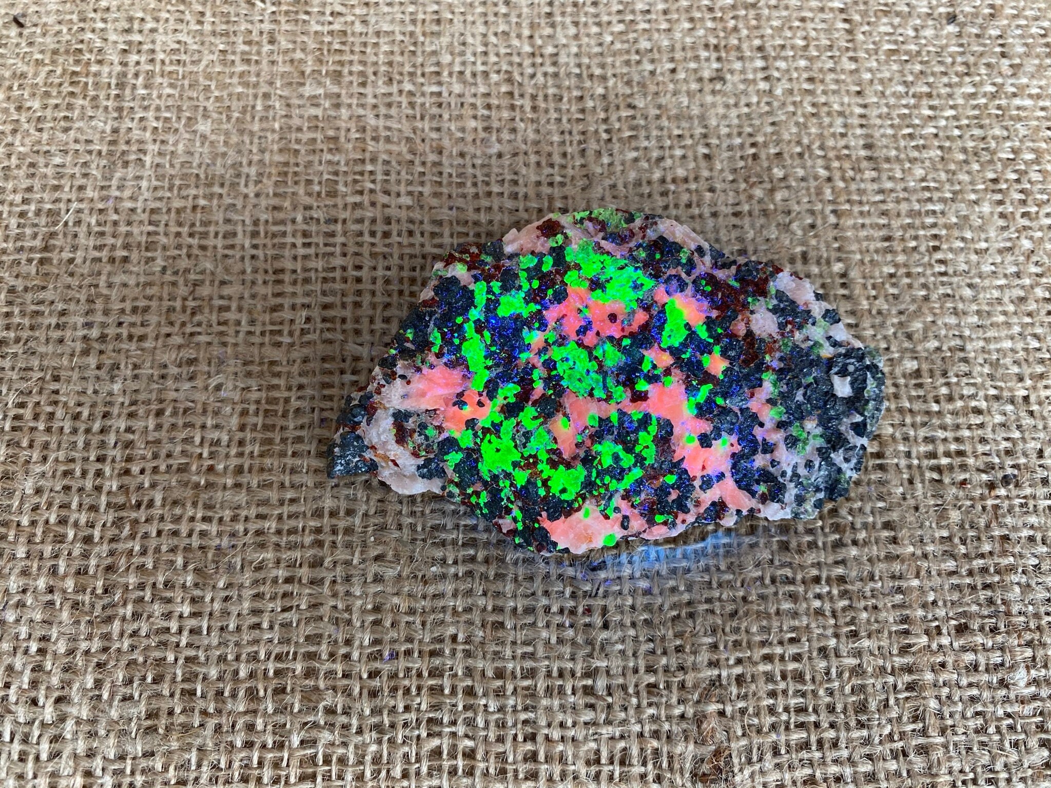 Super Fluorescent WILLEMITE, CALCITE, ZINCITE & franklinite specimen ...