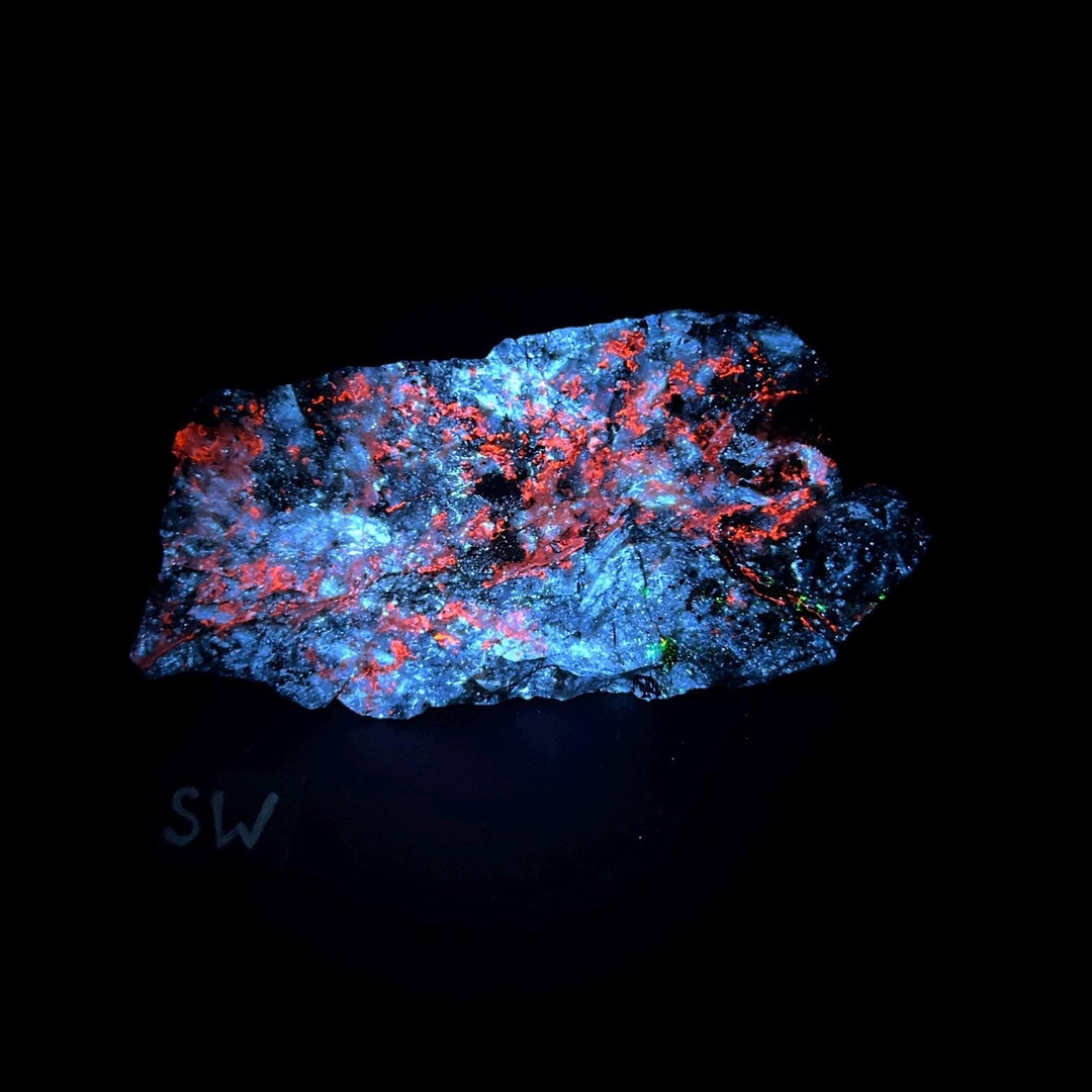 STUNNING Blue Fluorescent Scheelite and Calcite From Arizona ...