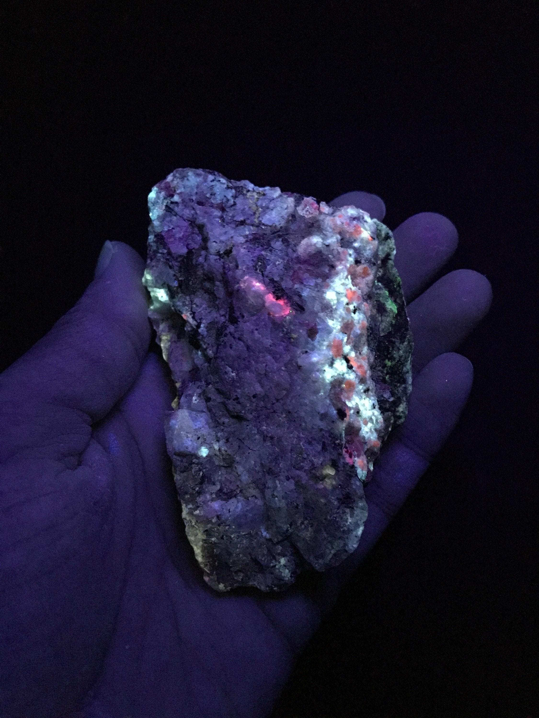 FANTASY ROCK! RARE Tugtupite, Sodalite, Chkalovite, Calcite, Uranyl Ion ...