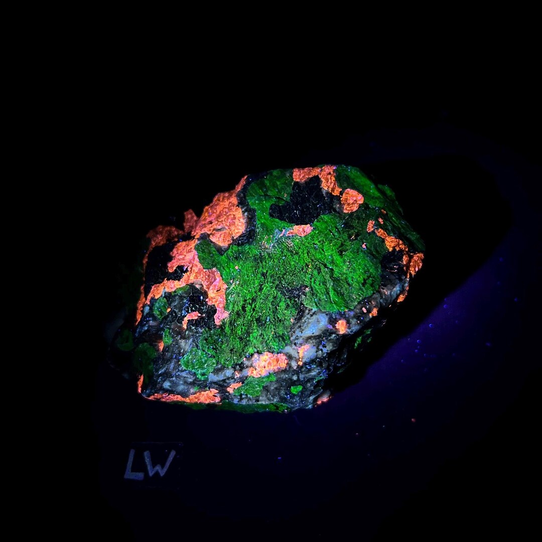 Solid Red Willemite (TROOSTITE), Sphalerite, Albite, and Franklinite ...