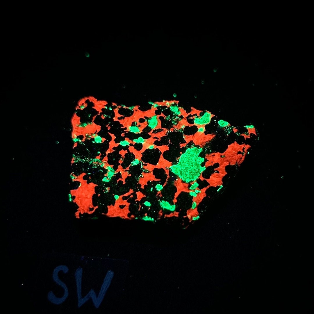 Multi Wave Fluorescent Willemite, Calcite, and Franklinite Specimen. Uv ...