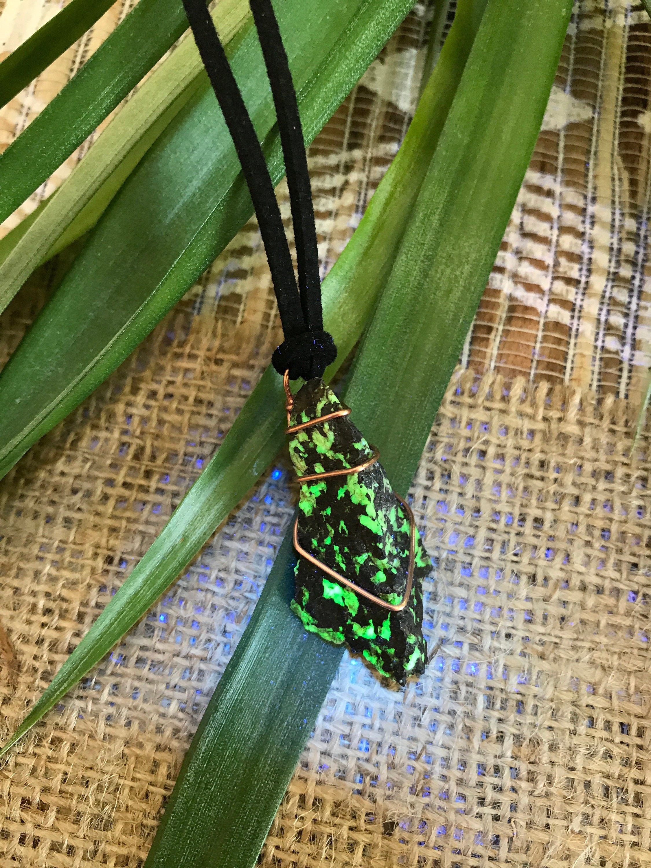 Fluorescent willemite and franklinite necklace, wirewrapped pendant ...