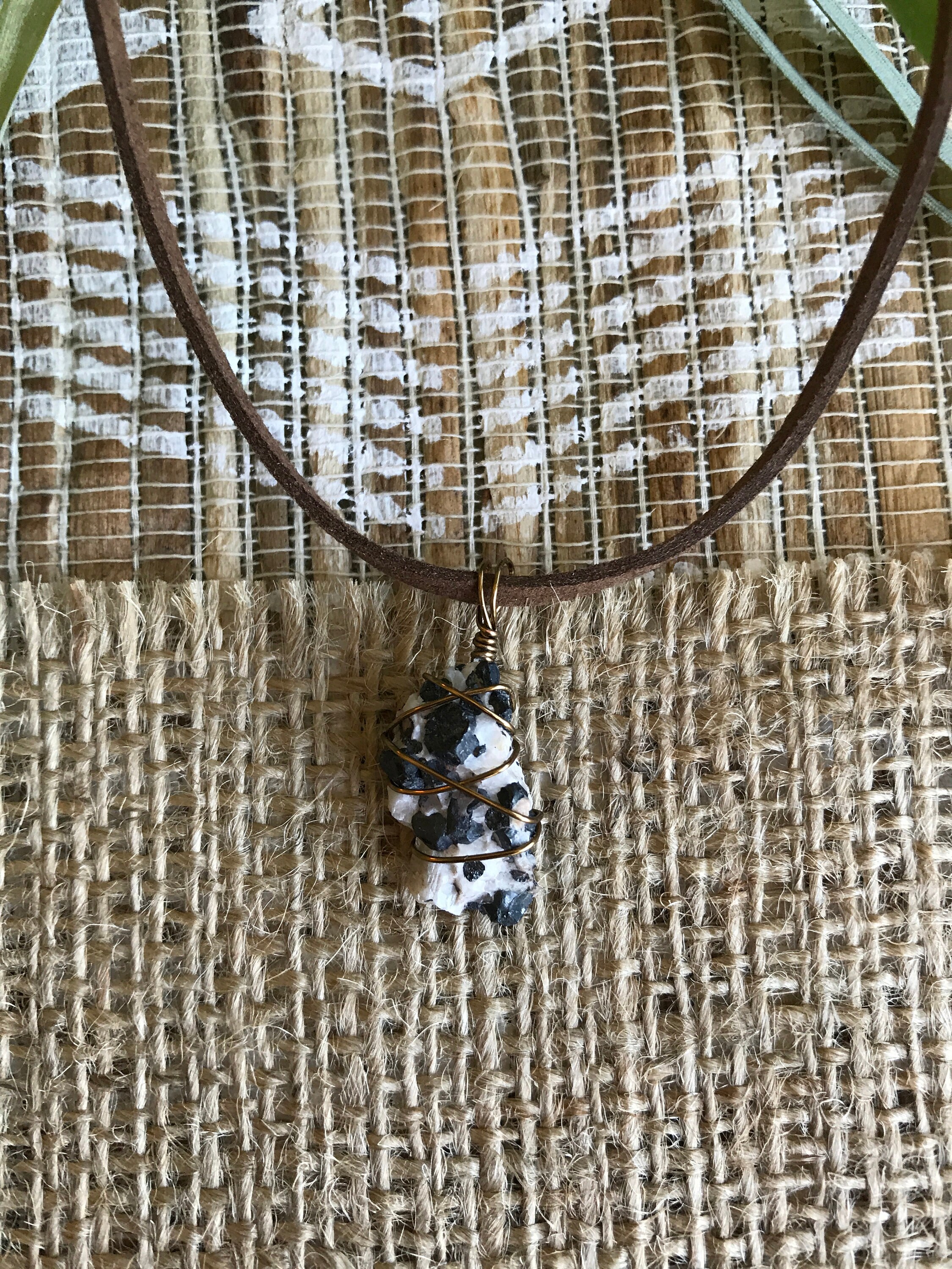 Fluorescent calcite, willemite and franklinite choker, wirewrapped ...