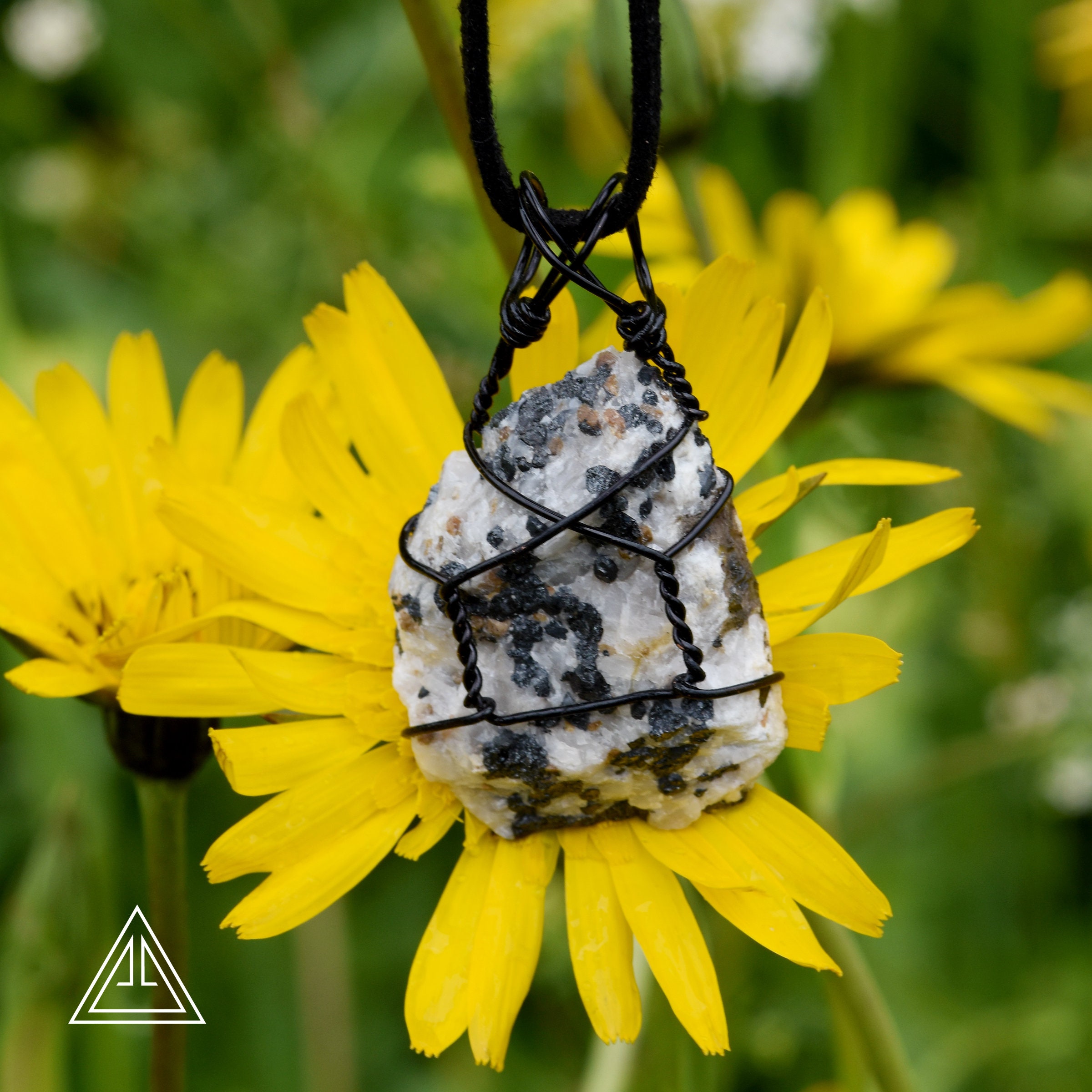 Fluorescent calcite, willemite and franklinite necklace, wirewrapped ...