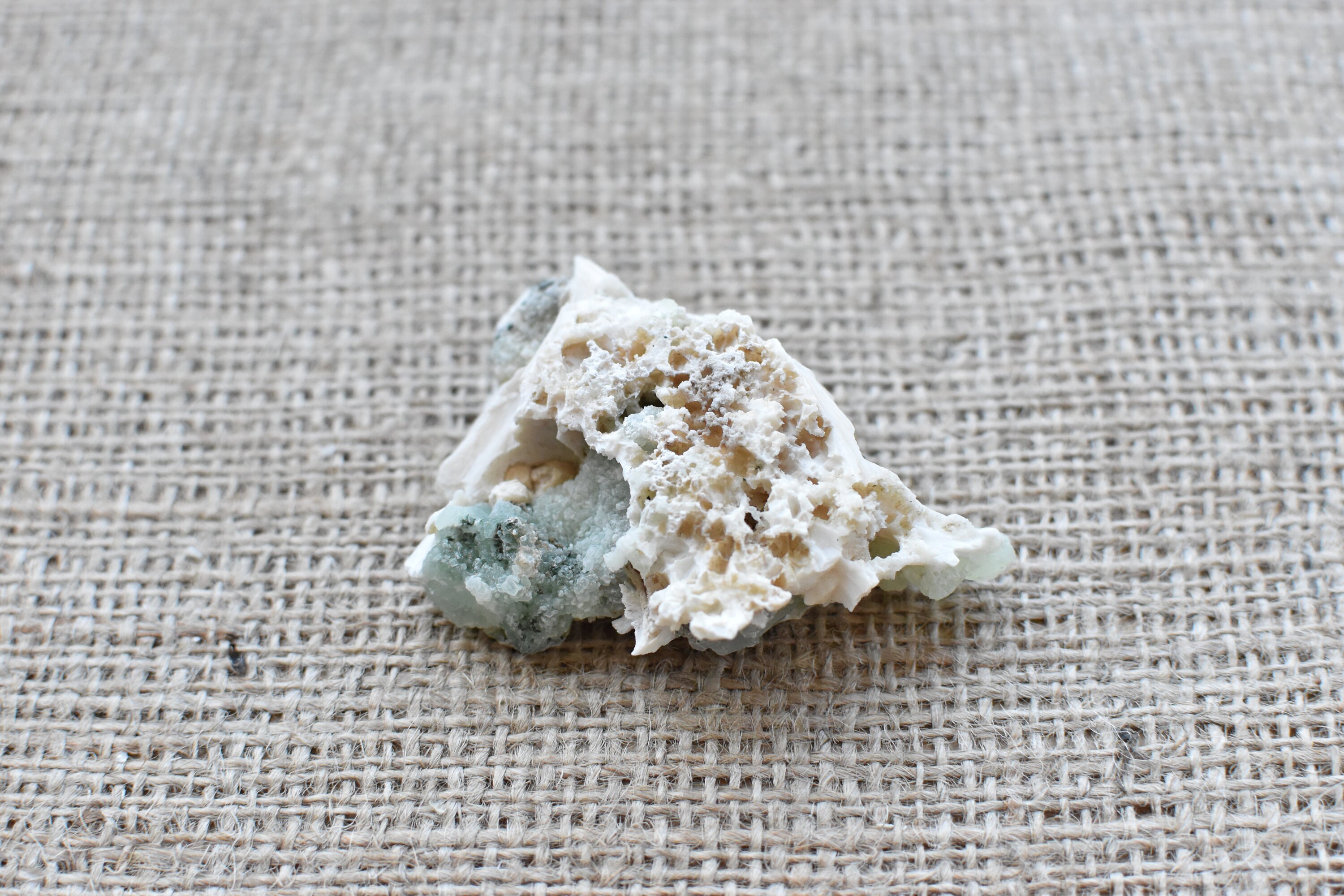 Prehnite on pectolite specimen. Upper New Street Quarry. Medium/Small ...