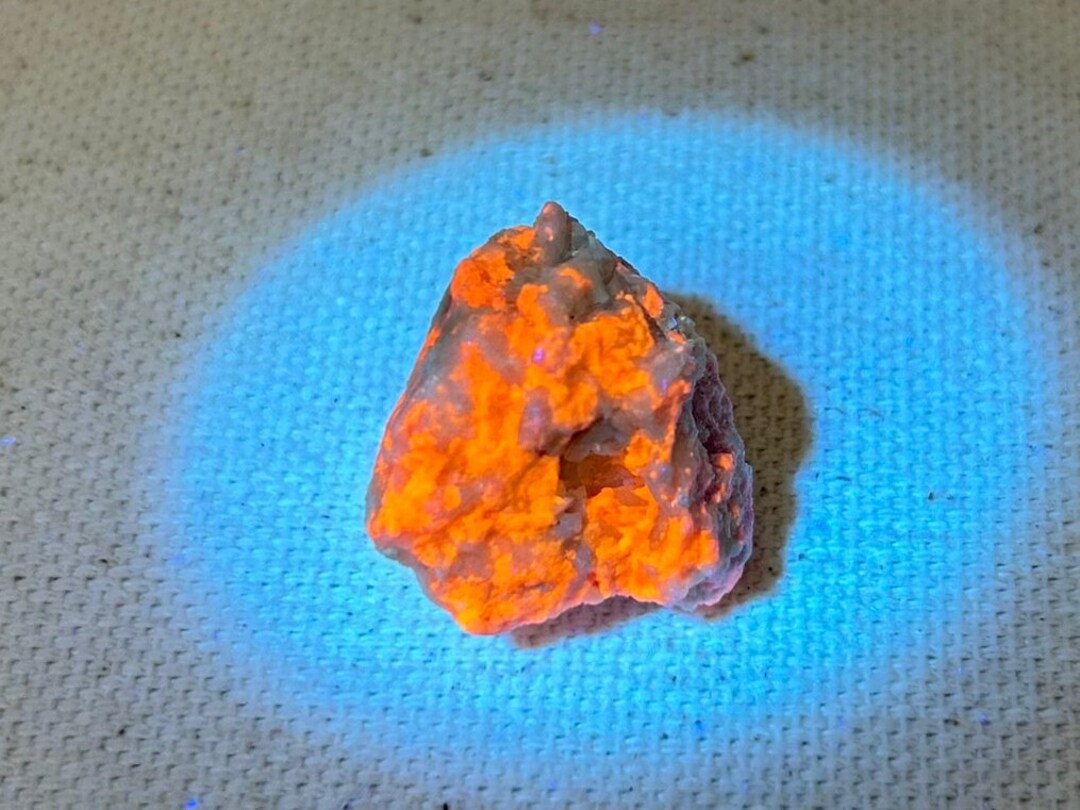RARE Fluorescent HACKMANITE and Richterite.tenebrescent Rough Unique ...