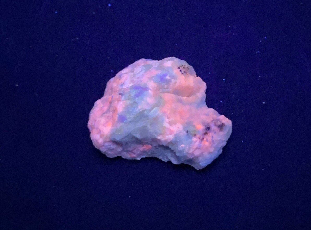 RARE Fluorescent HACKMANITE and Richterite.*Tenebrescent* Rough unique ...