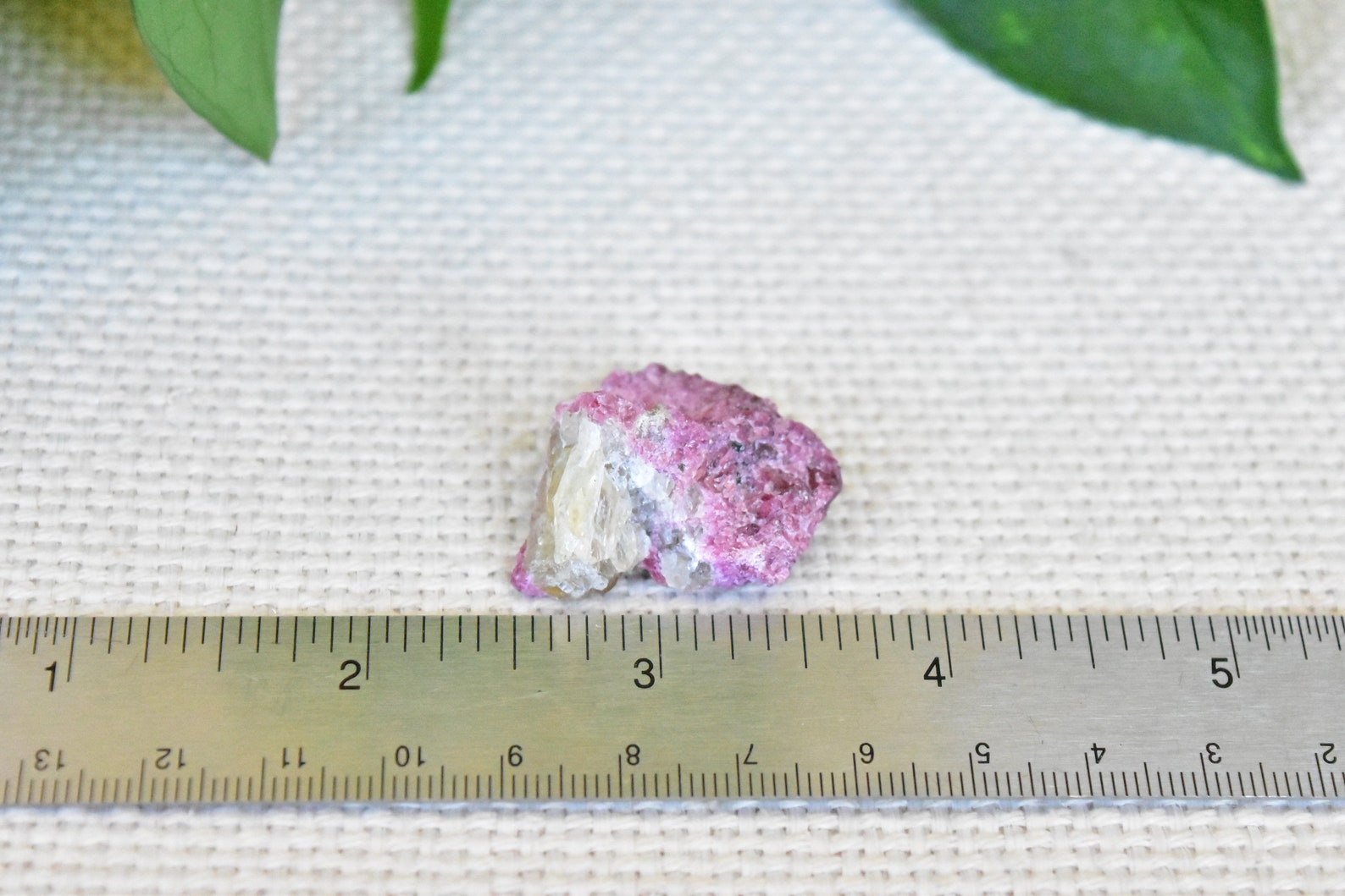Ultra RARE VLASOVITE and Eudialyte. Kipawa Region, Canada. Shortwave Sw ...