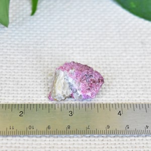 Ultra RARE VLASOVITE and Eudialyte. Kipawa Region, Canada. Shortwave Sw ...