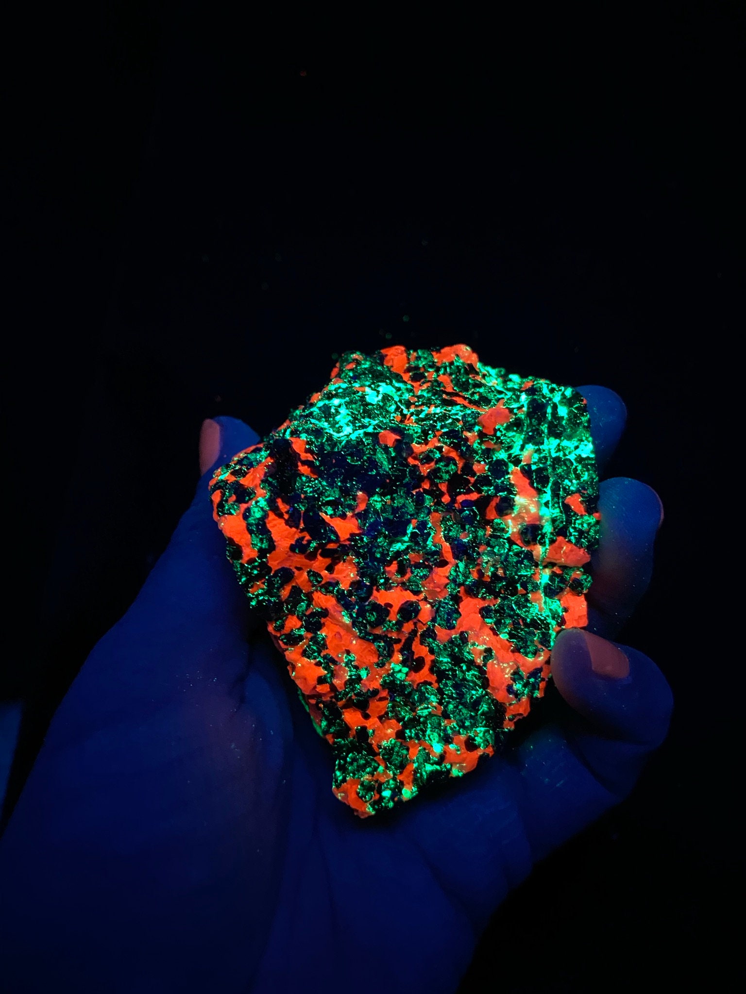 Super Fluorescent WILLEMITE, CALCITE, zincite and franklinite specimen ...