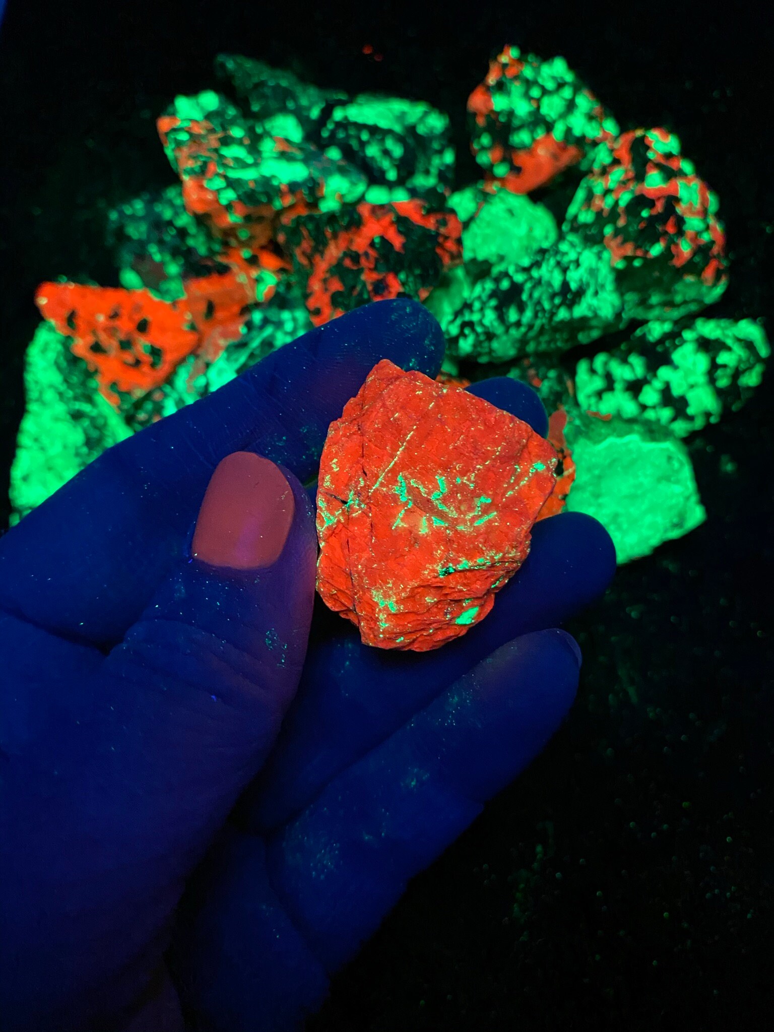 One FLUORESCENT WILLEMITE on calcite and franklinite crystal. S ...