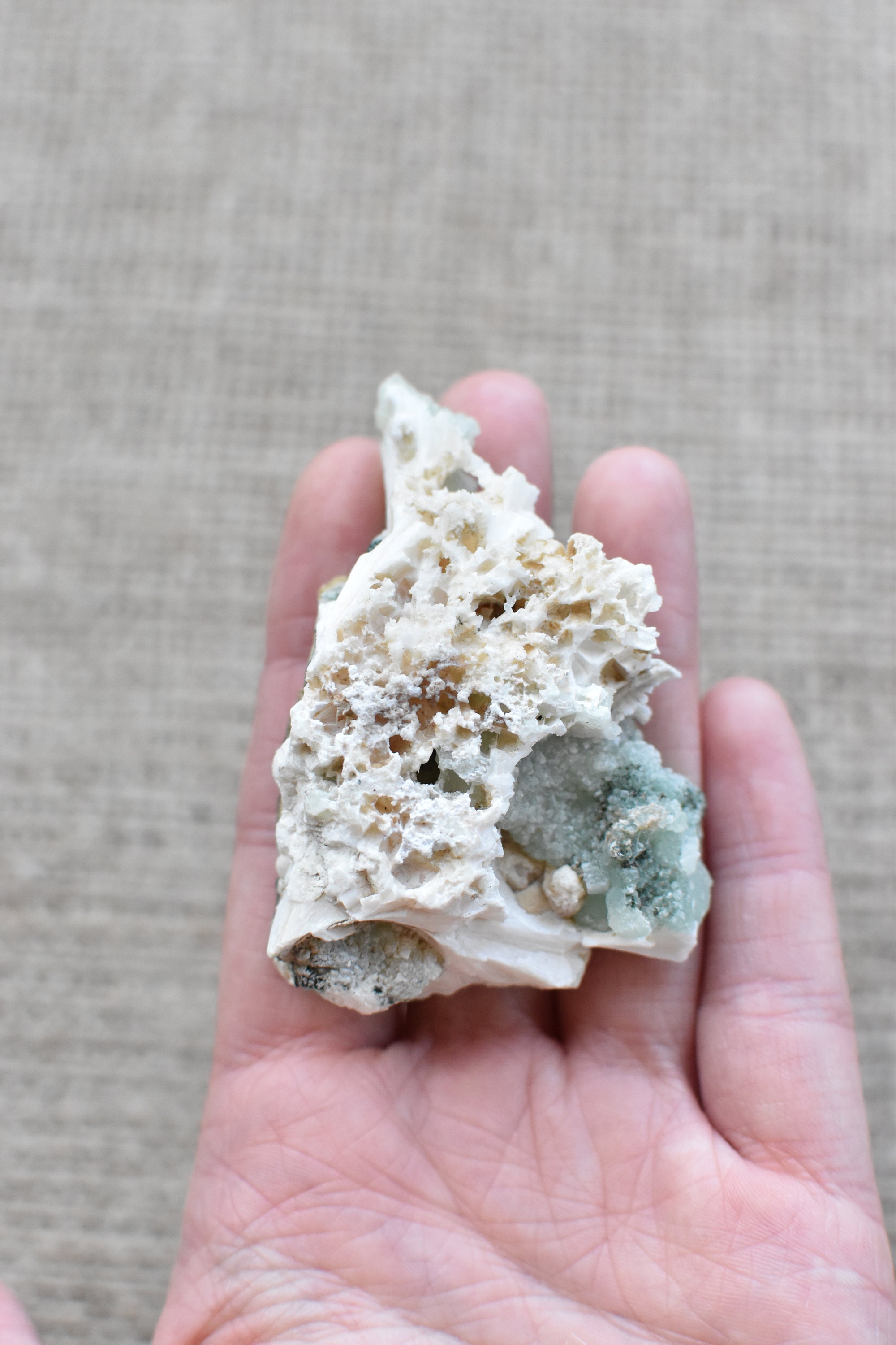 Prehnite on pectolite specimen. Upper New Street Quarry. Medium/Small ...