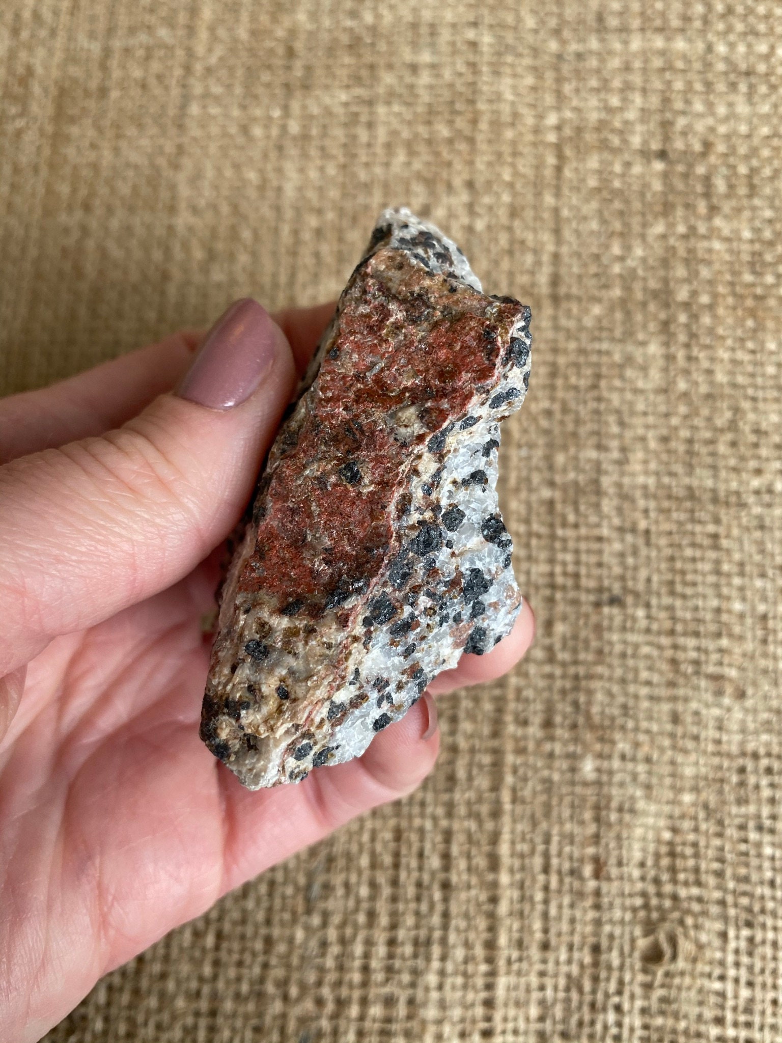 Fluorescent willemite, calcite, zincite and franklinite specimen. UV ...