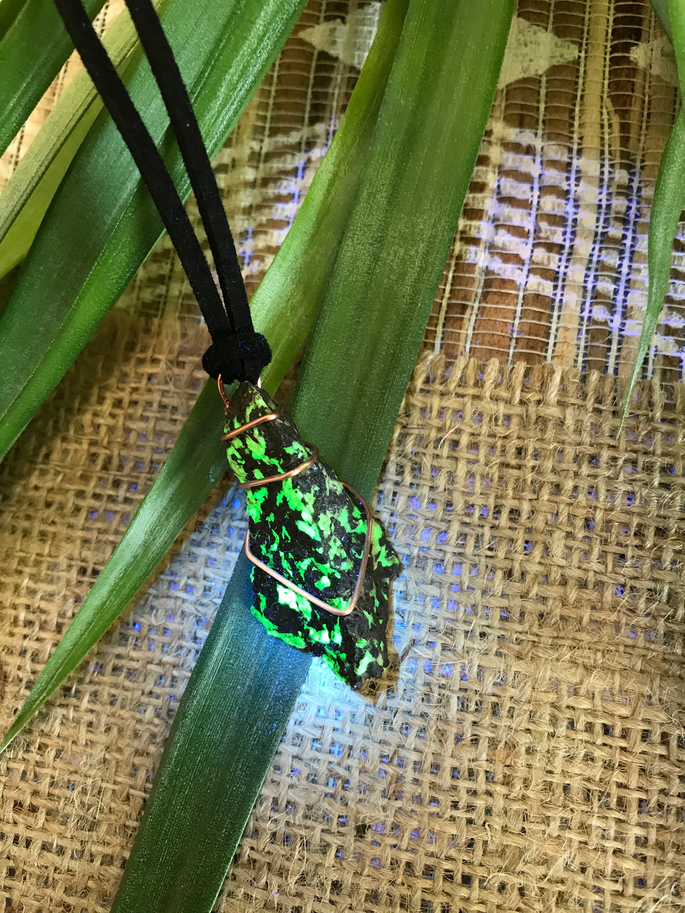 Fluorescent willemite and franklinite necklace, wirewrapped pendant ...