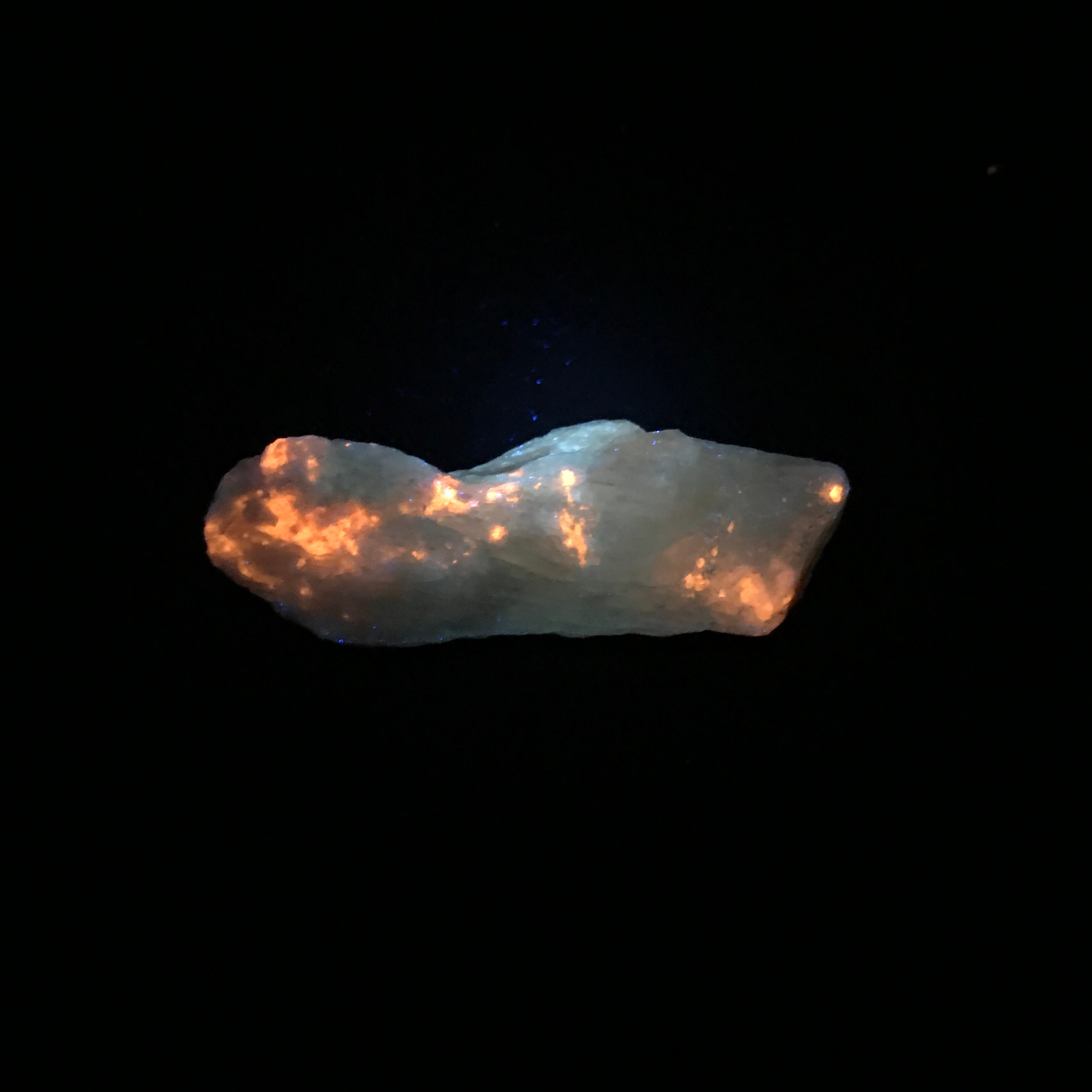 RARE Fluorescent HACKMANITE. *Tenebrescent* Rough unique crystal ...