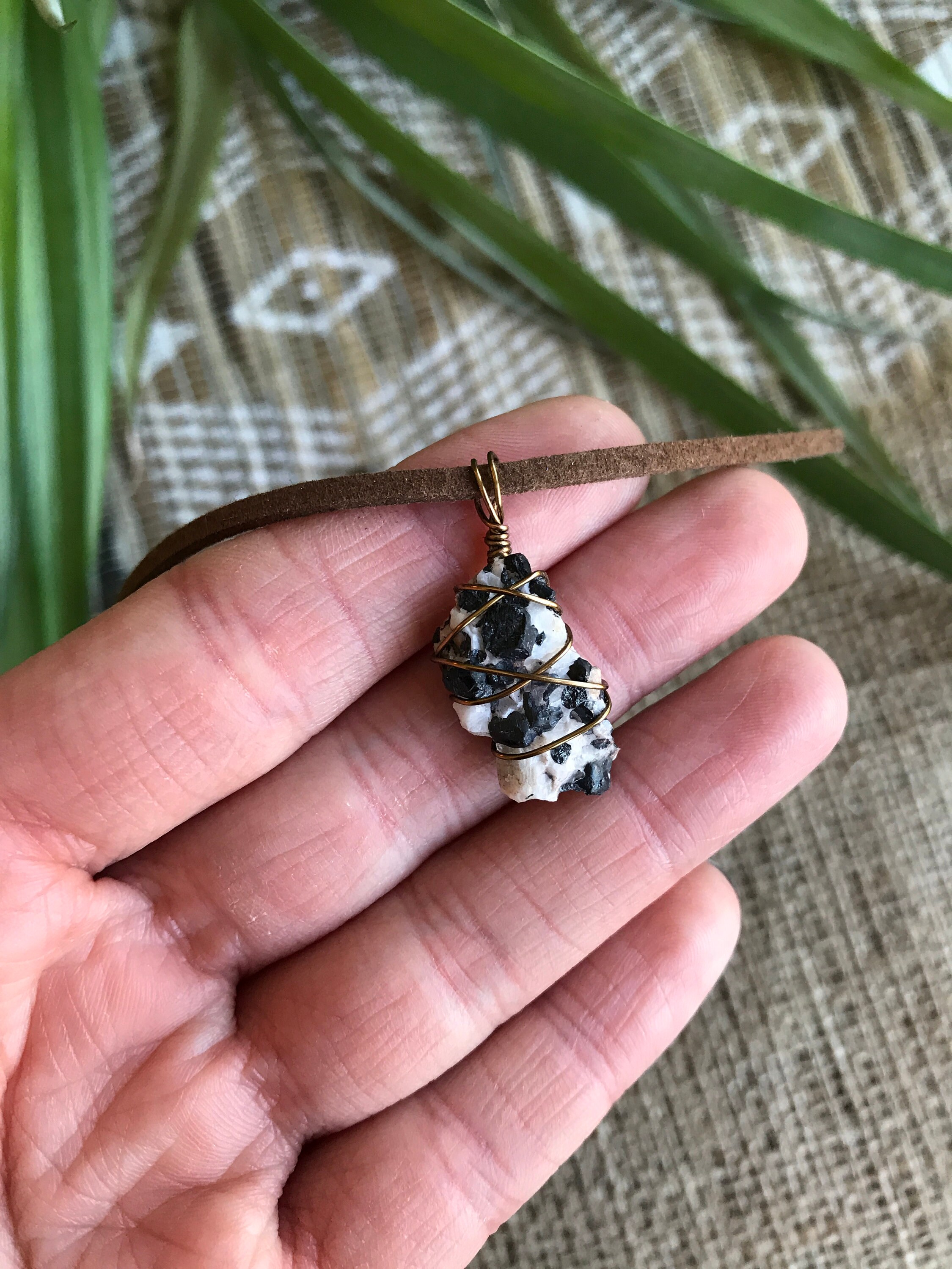 Fluorescent calcite, willemite and franklinite choker, wirewrapped ...