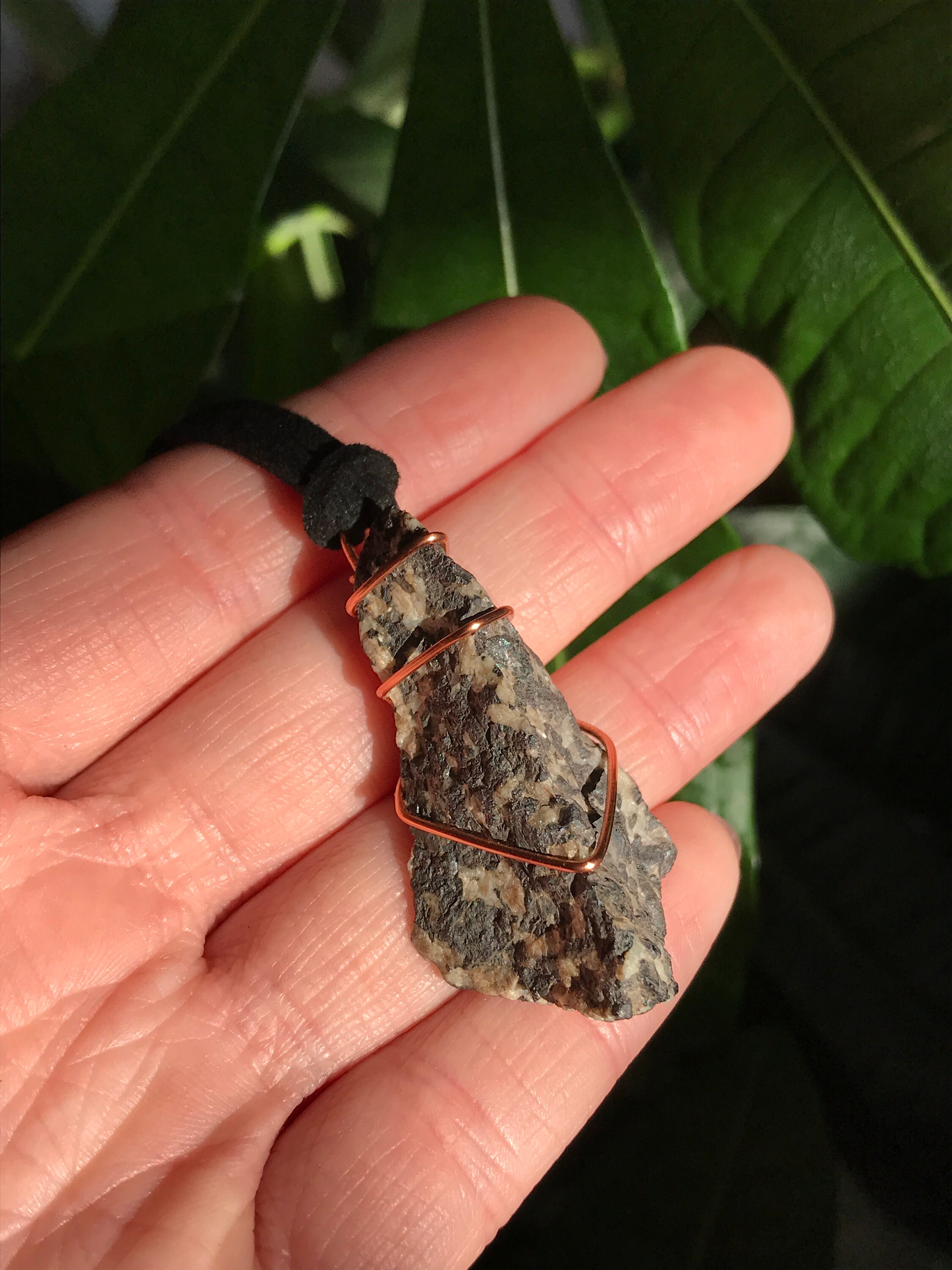 Fluorescent willemite and franklinite necklace, wirewrapped pendant ...