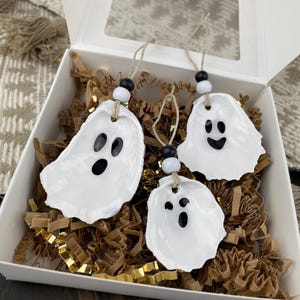 Set of 3 Mini Cute Ghost Oyster Shell Ornaments, Halloween Decor ...