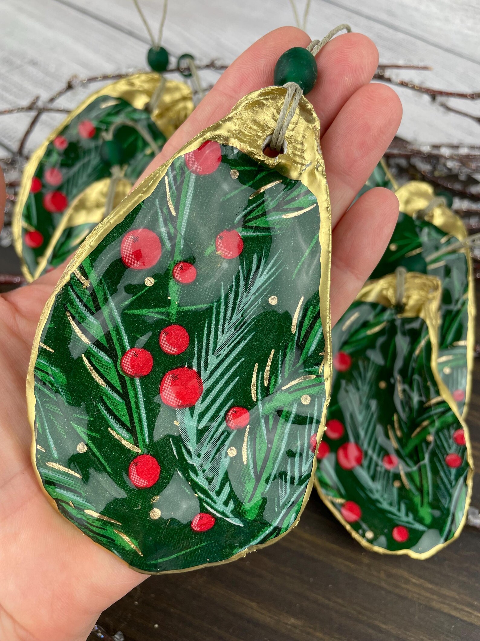 Emerald Green Holly Wreath Holiday Oyster Shell Ornament With Gold and ...