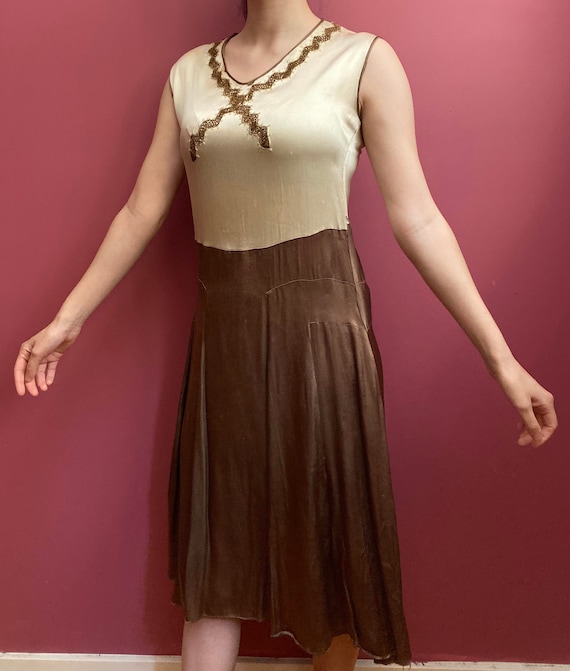 1920s Dress / Slinky Silk Satin Flapper Dress / Embro… - Gem