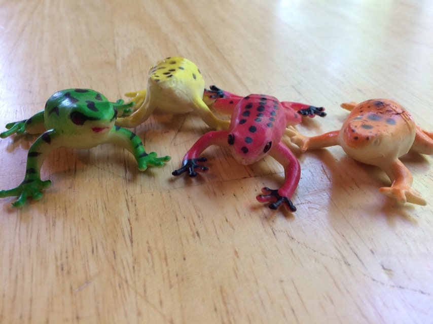 4 Small Frogs to Upcycle, Toy Frogs, Frog Figurines, Frog Figures ...