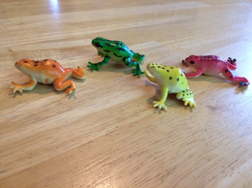 4 Small Frogs to Upcycle, Toy Frogs, Frog Figurines, Frog Figures ...