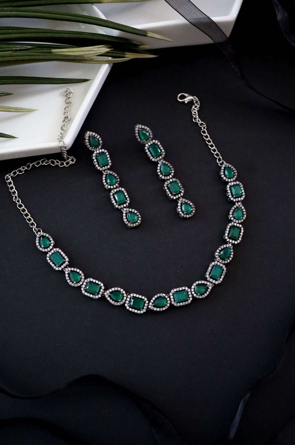 Green Silver Victorian Necklace Set / Silver Tone Victorian - Etsy