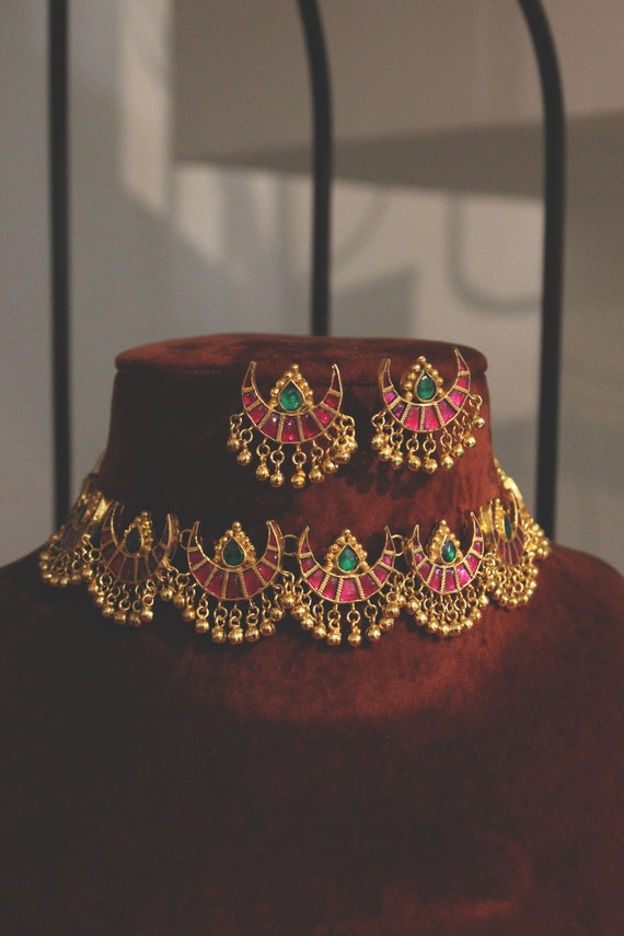 Ruby Red and Emerald Green Delicate Gold Plated Kundan Polki Bridal Indian Choker Necklace Set With Half Moon Studs Earrings and Gold Beads Etsy