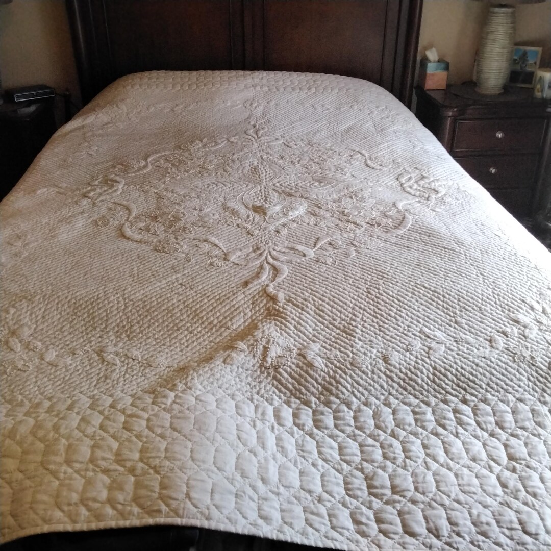 Vintage Large White Quilt With Candlewicking Design - Etsy