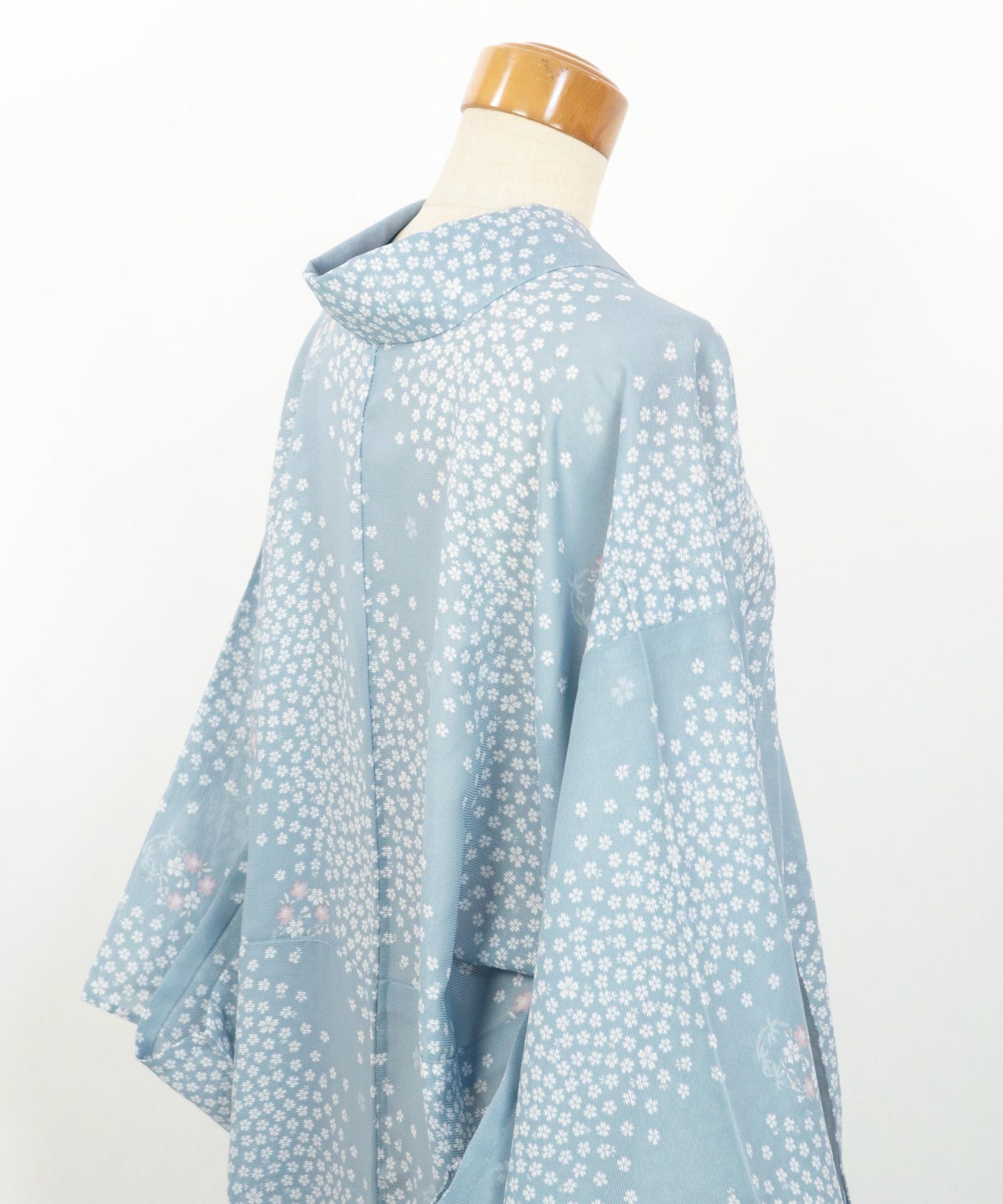 Kimono / Vintage Summer Komon Kimono With Sakura Pattern, Polyester Ro ...