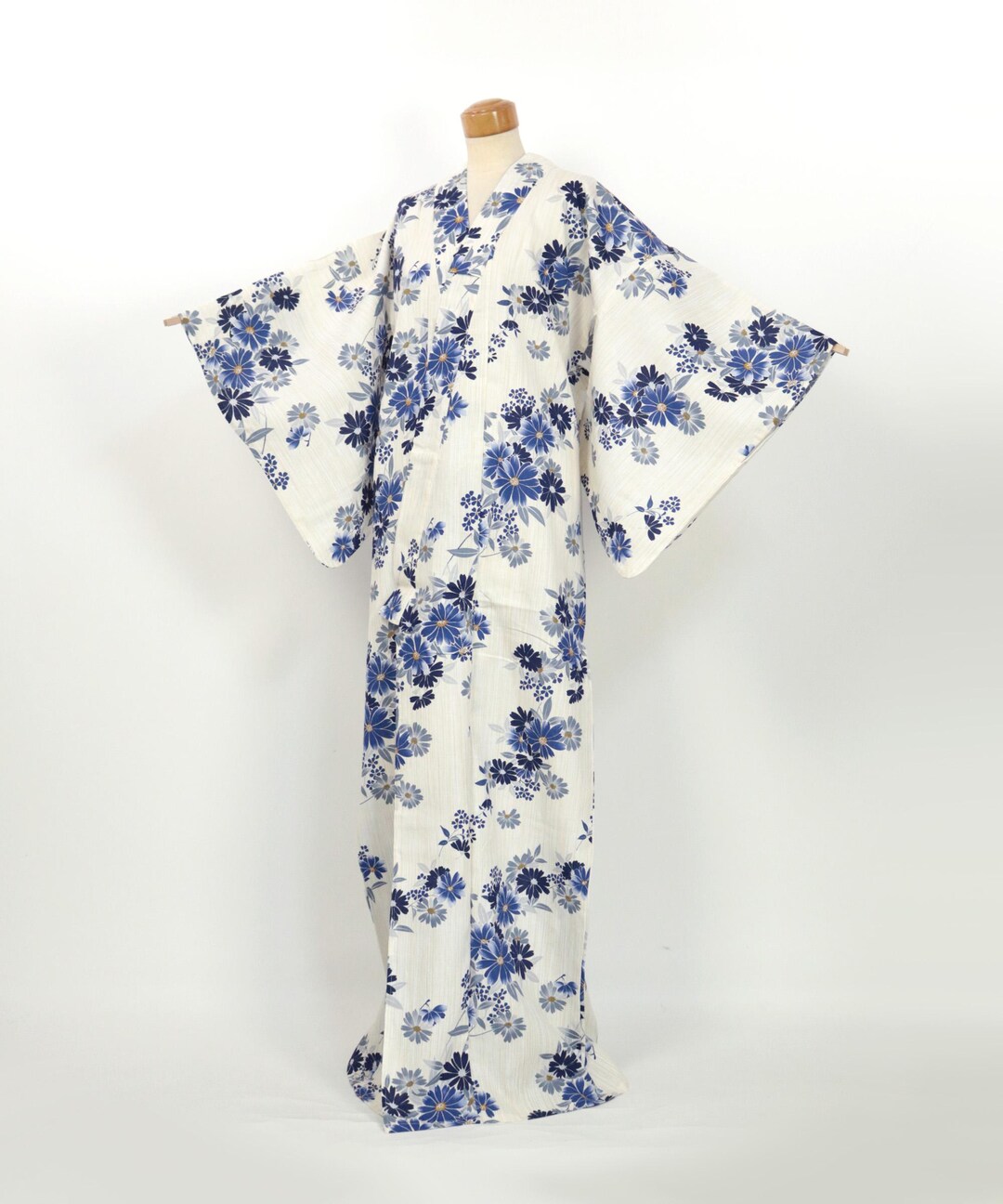 Kimono / Floral Cotton-linen Yukata for Summer Festivals & Decor ...