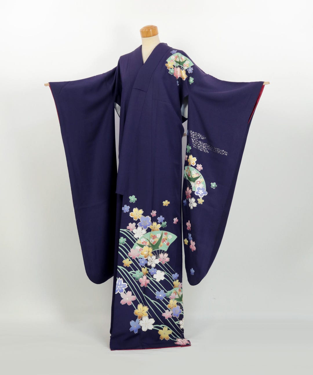 Kimono / Elegant Purple Furisode With Cranes, Fans & Sakura Silk Yuzen ...