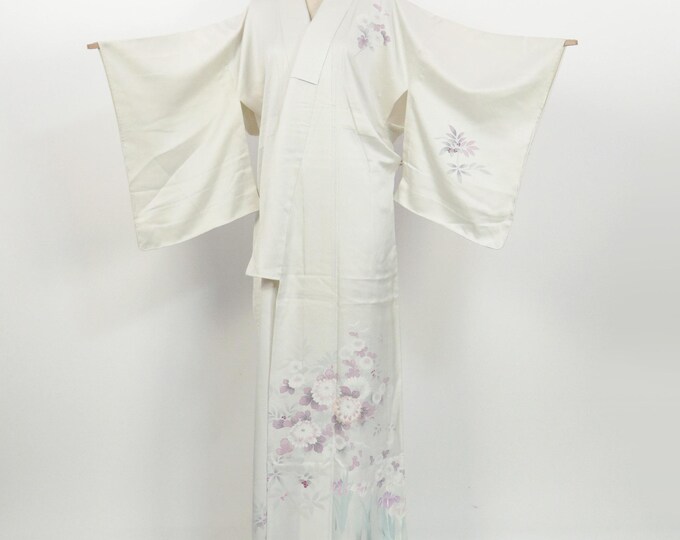 Kimono / Japanese Elegant White Silk Tsukesage Yuzen Chrysanthemums ...