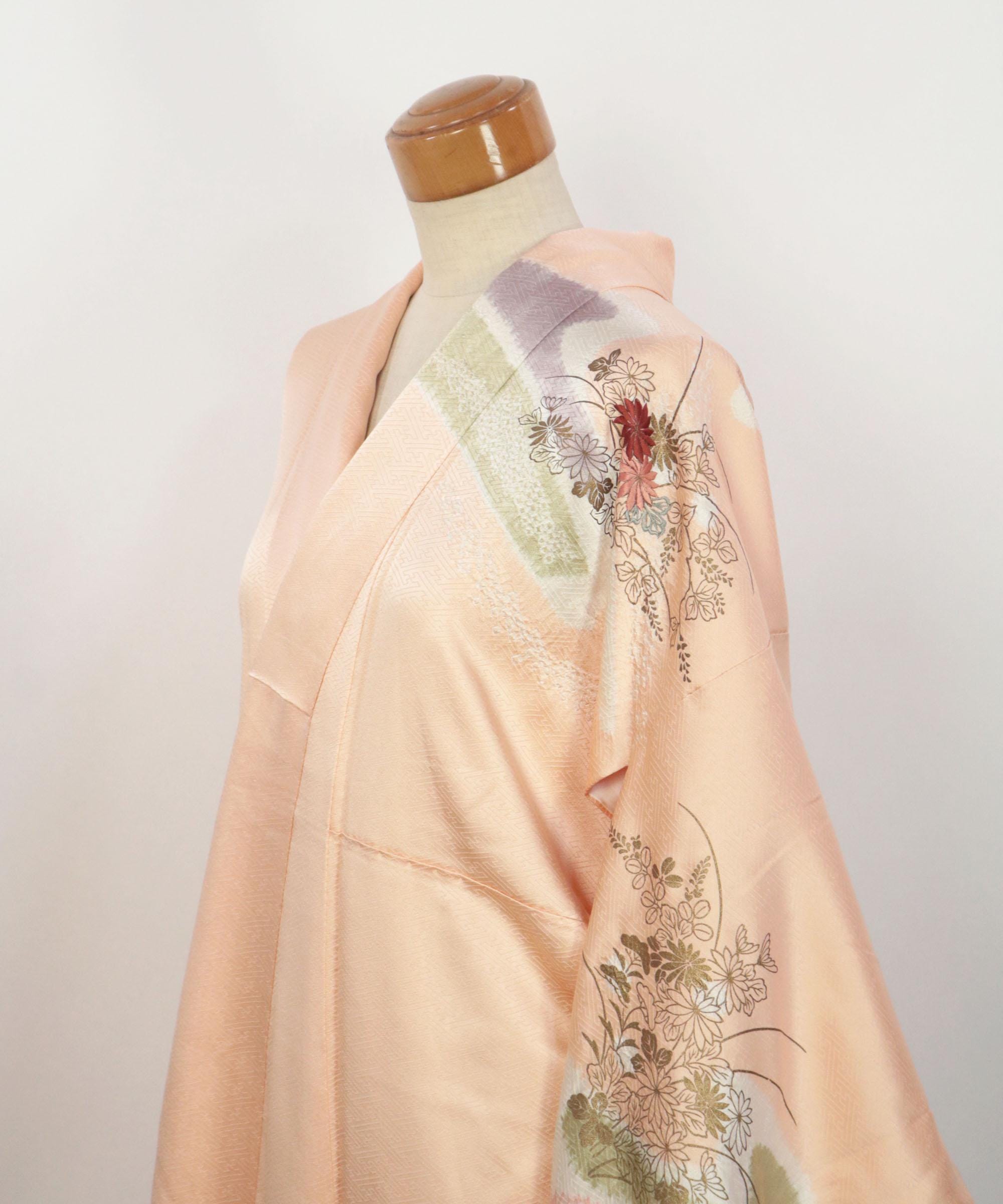 Kimono / Elegant Tsukesage Shibori and Embroidered Gosho-guruma Motifs ...