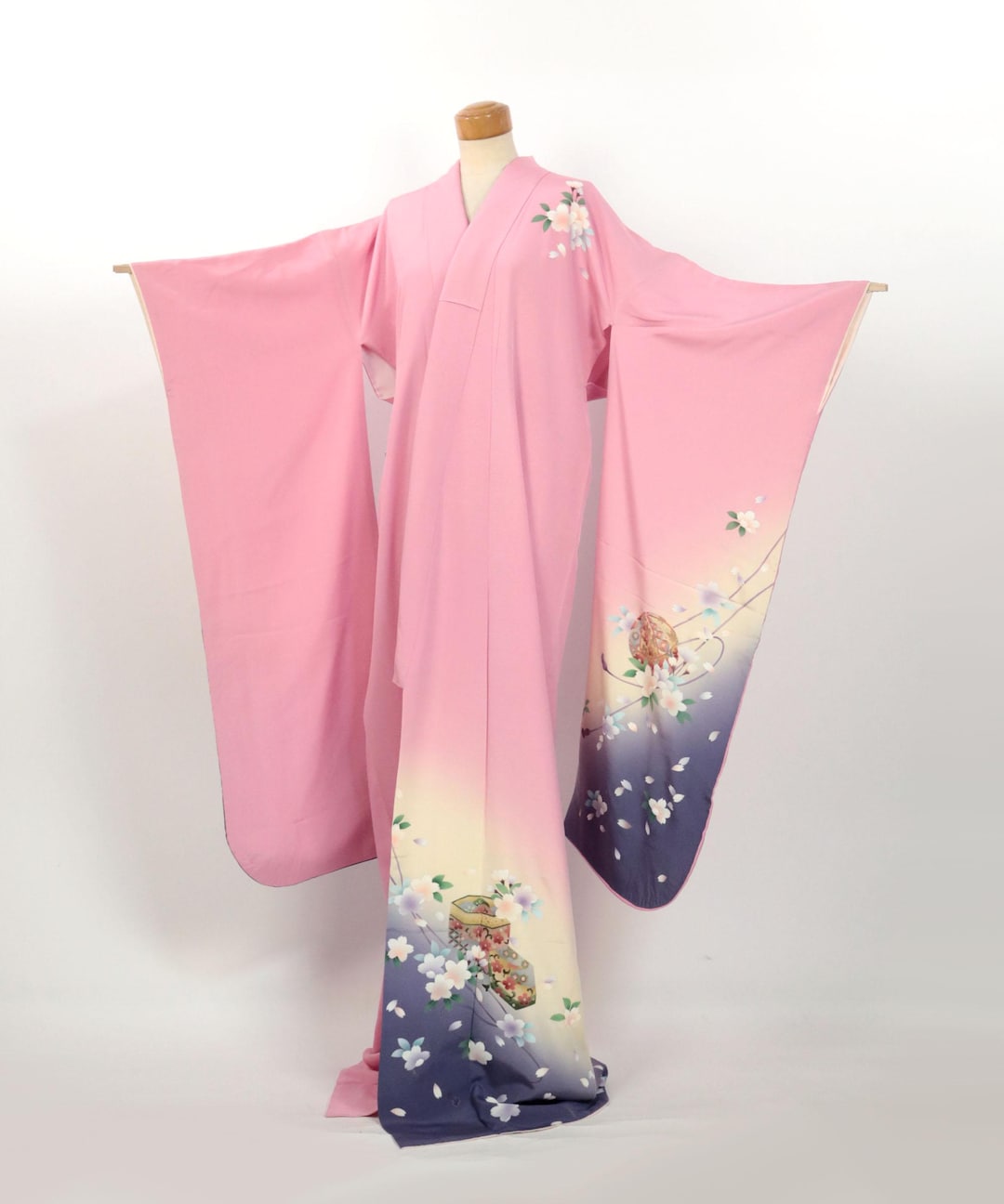 Kimono / Japanese Pink Furisode Sakura, Temari, & Kaioke Patterns ...
