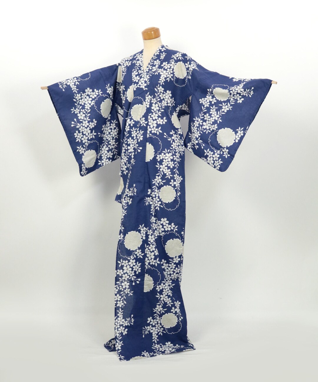 Kimono / Japanese Elegant and Cool Cotton "yukata" Summer Kimono ...