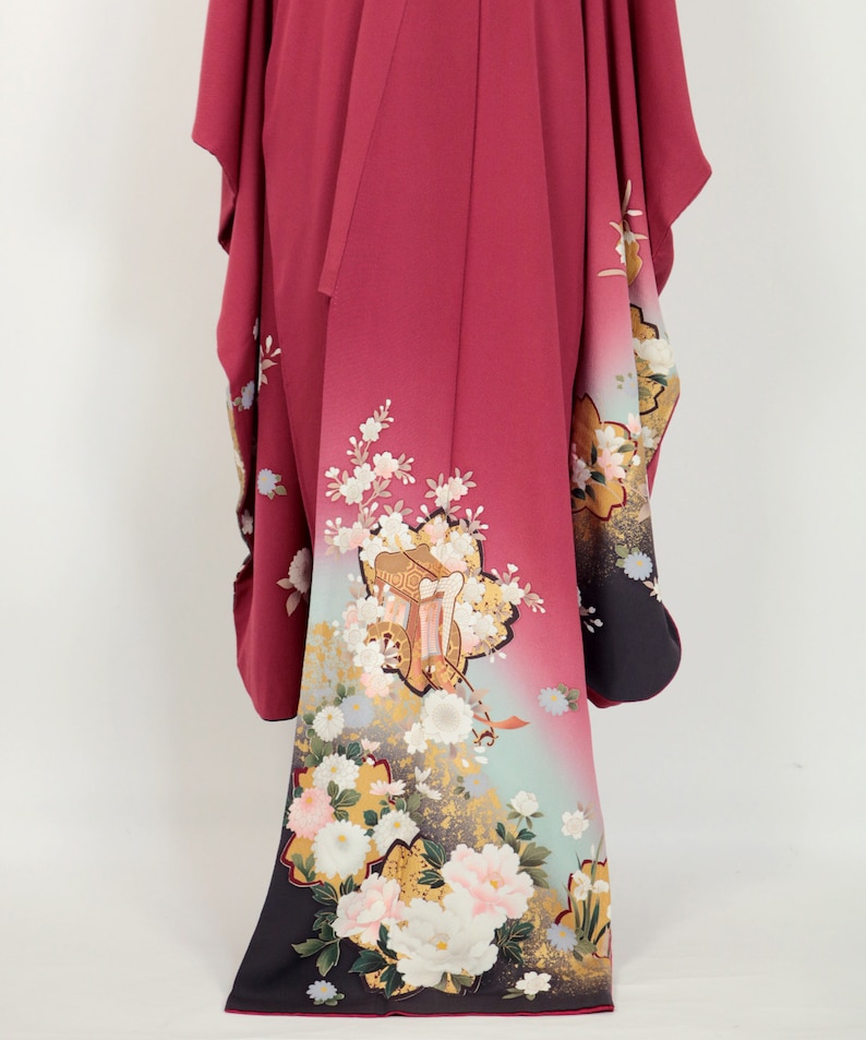 Kimono / Wine-red Silk Furisode With Genji-guruma, Floral Motifs ...