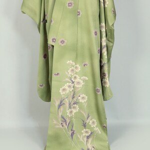 Kimono / Elegant Floral Patterns Japanese Vintage Furisode / Dress ...