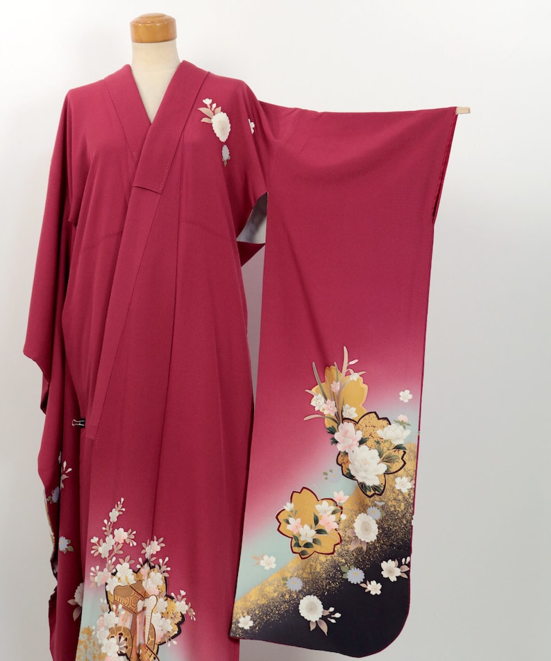Kimono / Wine-red Silk Furisode With Genji-guruma, Floral Motifs ...