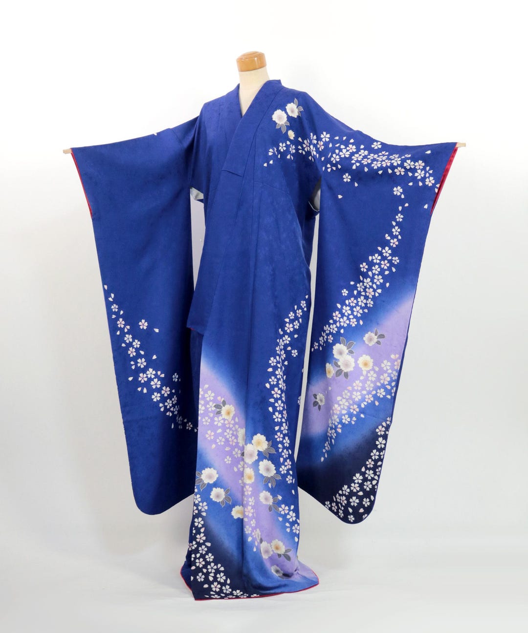 Kimono / Japanese Elegant Blue Furisode Sakura Petal Motif 100% Silk ...