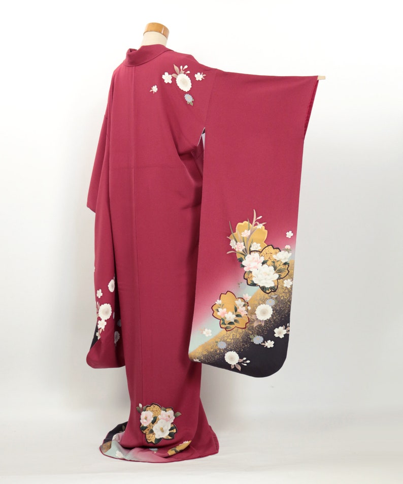 Kimono / Wine-red Silk Furisode With Genji-guruma, Floral Motifs ...