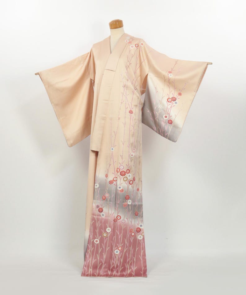 Kimono / Japanese Elegant Vintage Homongi With Yuzen Floral Design ...