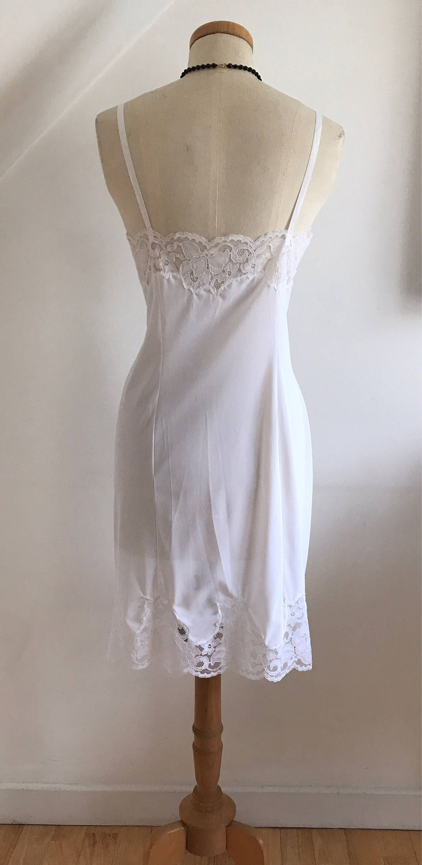 Vintage 1970s Charnos Slip Appliqué Chantilly Lace Underskirt Petticoat ...