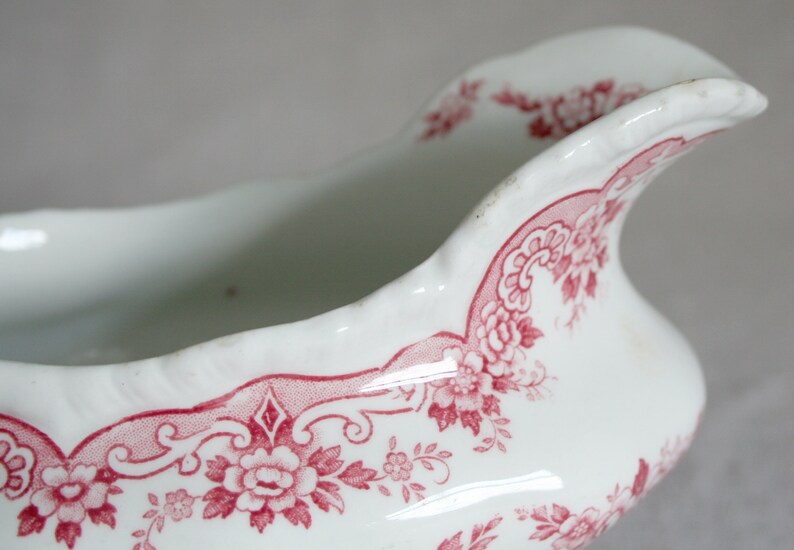 Red Transferware Gravy Boat. Bombay Pattern. Vitreous China. - Etsy
