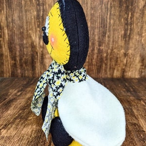 Busy Bee - Bumble Bee Decor - Primitive Bee - Spring Decor - Wreath ...